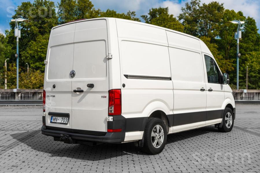 White Volkswagen Crafter 2018 in Riga, with an engine capacity of 2.00 L and mileage of 274 thousand km for 15300 €, photo 8 on AUTOMOTO.COM.LV