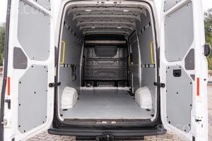 White Volkswagen Crafter 2018 in Riga, with an engine capacity of 2.00 L and mileage of 274 thousand km for 15300 €, photo 29 on AUTOMOTO.COM.LV
