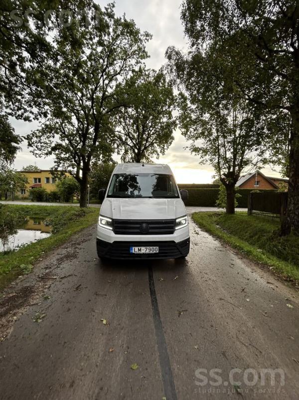 White Volkswagen Crafter 2018 in Jelgava, with an engine capacity of 2.00 L and mileage of 327 thousand km for 14000 €, photo 1 on AUTOMOTO.COM.LV