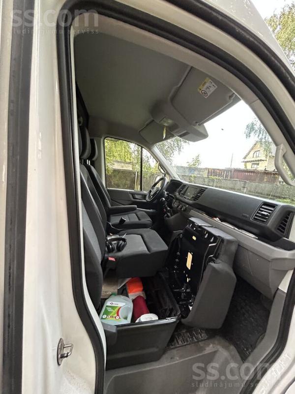 White Volkswagen Crafter 2018 in Jelgava, with an engine capacity of 2.00 L and mileage of 327 thousand km for 14000 €, photo 11 on AUTOMOTO.COM.LV