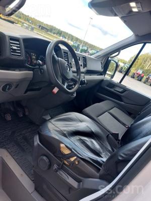 White Volkswagen Crafter 2018 in Riga, with an engine capacity of 2.00 L and mileage of 291 thousand km for 14399 €, photo 7 on AUTOMOTO.COM.LV