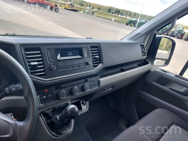 White Volkswagen Crafter 2018 in Riga, with an engine capacity of 2.00 L and mileage of 291 thousand km for 14399 €, photo 8 on AUTOMOTO.COM.LV