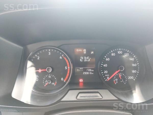 White Volkswagen Crafter 2018 in Riga, with an engine capacity of 2.00 L and mileage of 291 thousand km for 14399 €, photo 9 on AUTOMOTO.COM.LV