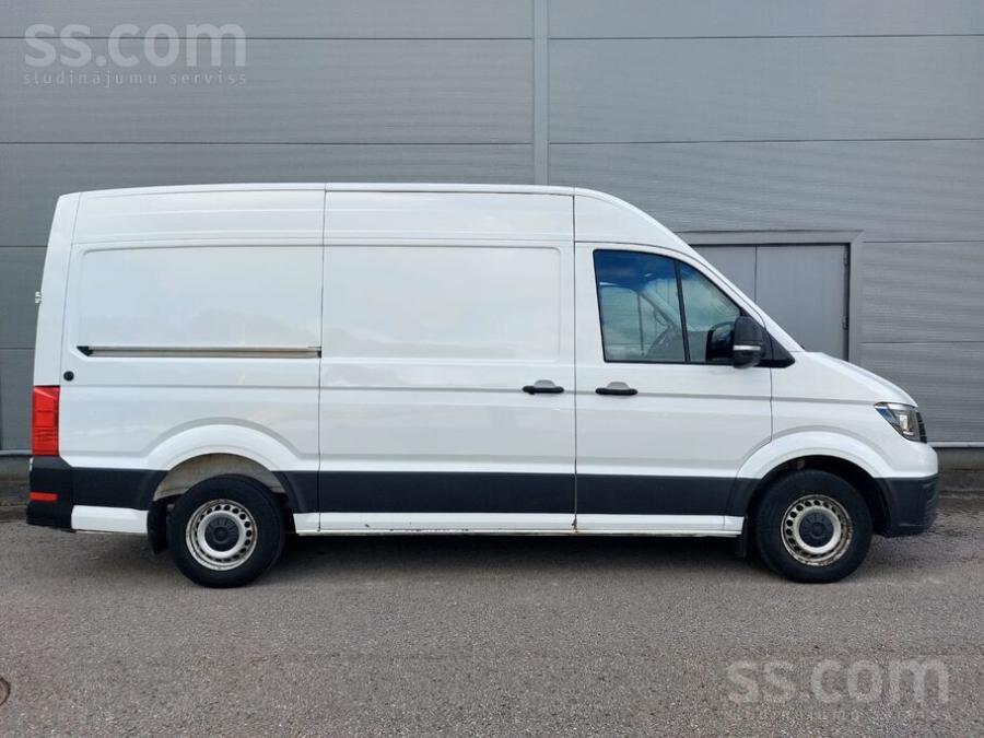 White Volkswagen Crafter 2018 in Riga, with an engine capacity of 2.00 L and mileage of 274 thousand km for 12705 €, photo 3 on AUTOMOTO.COM.LV