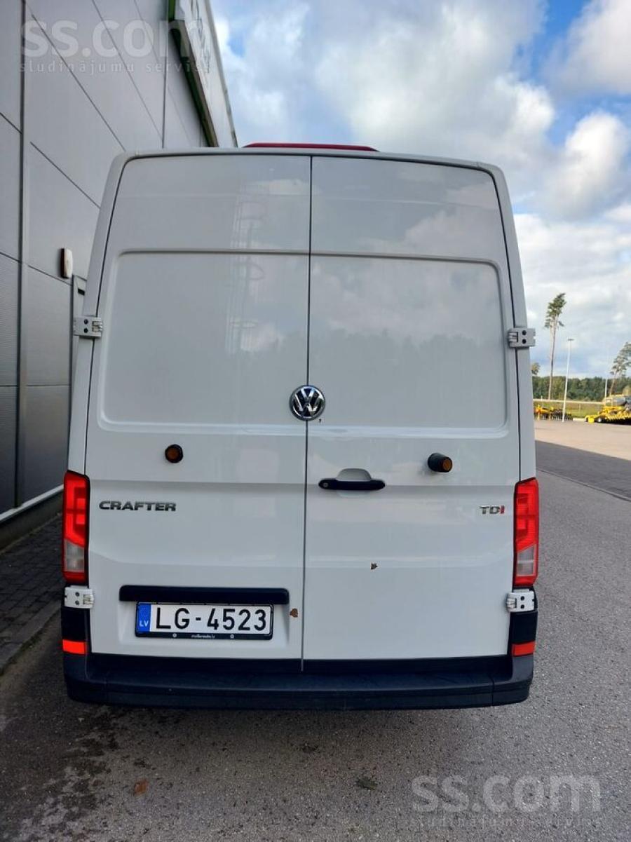 White Volkswagen Crafter 2018 in Riga, with an engine capacity of 2.00 L and mileage of 274 thousand km for 12705 €, photo 5 on AUTOMOTO.COM.LV