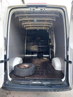 White Volkswagen Crafter 2018 in Riga, with an engine capacity of 2.00 L and mileage of 274 thousand km for 12705 €, photo 6 on AUTOMOTO.COM.LV