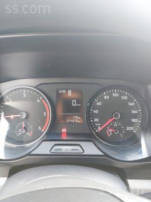 White Volkswagen Crafter 2018 in Riga, with an engine capacity of 2.00 L and mileage of 274 thousand km for 12705 €, photo 9 on AUTOMOTO.COM.LV