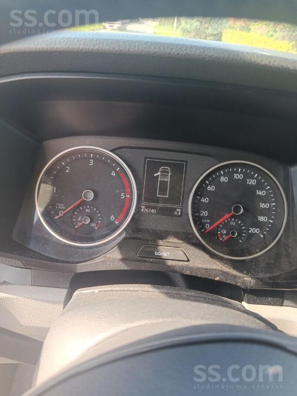 White Volkswagen Crafter 2018 in Bauska, with an engine capacity of 2.00 L and mileage of 476 thousand km for 12000 €, photo 7 on AUTOMOTO.COM.LV