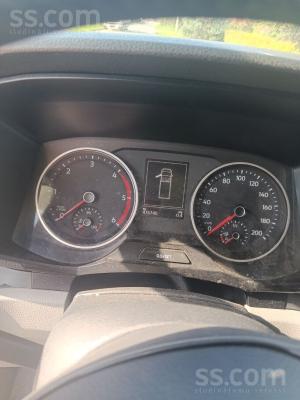 White Volkswagen Crafter 2018 in Bauska, with an engine capacity of 2.00 L and mileage of 476 thousand km for 12000 €, photo 7 on AUTOMOTO.COM.LV