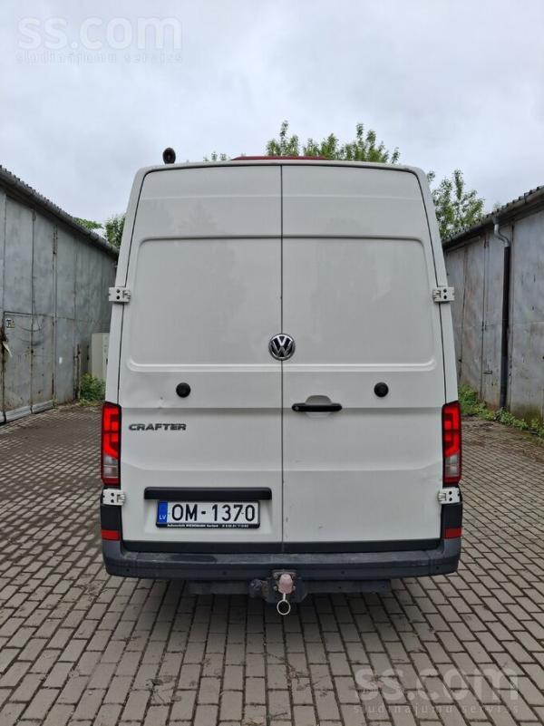 White Volkswagen Crafter 2019 in Riga, with an engine capacity of 2.00 L and mileage of 183 thousand km for 13990 €, photo 5 on AUTOMOTO.COM.LV