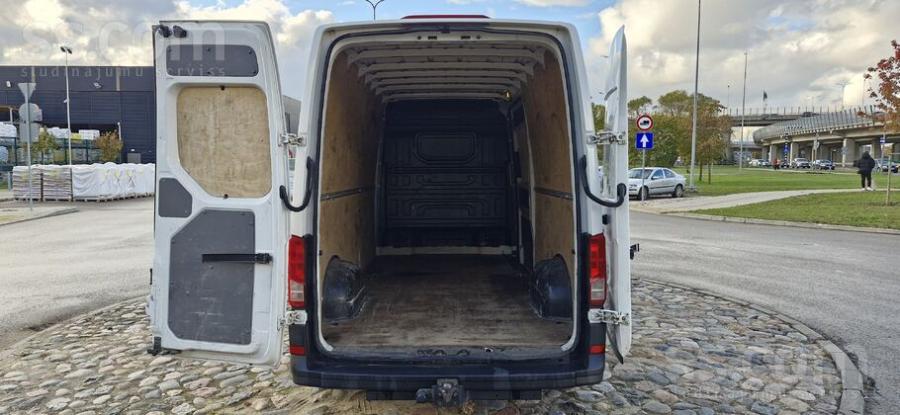 White Volkswagen Crafter 2019 in Riga, with an engine capacity of 2.00 L and mileage of 299 thousand km for 14000 €, photo 11 on AUTOMOTO.COM.LV