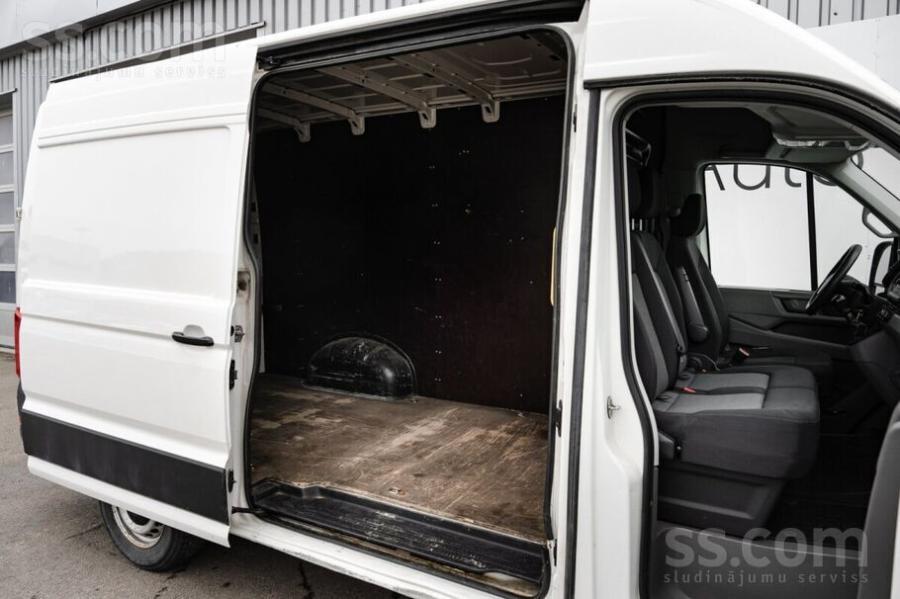White Volkswagen Crafter 2019 in Riga, with an engine capacity of 2.00 L and mileage of 189 thousand km for 12900 €, photo 8 on AUTOMOTO.COM.LV