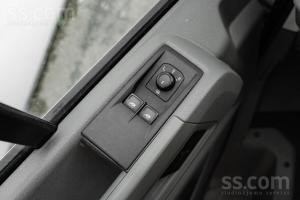 White Volkswagen Crafter 2019 in Riga, with an engine capacity of 2.00 L and mileage of 189 thousand km for 12900 €, photo 10 on AUTOMOTO.COM.LV