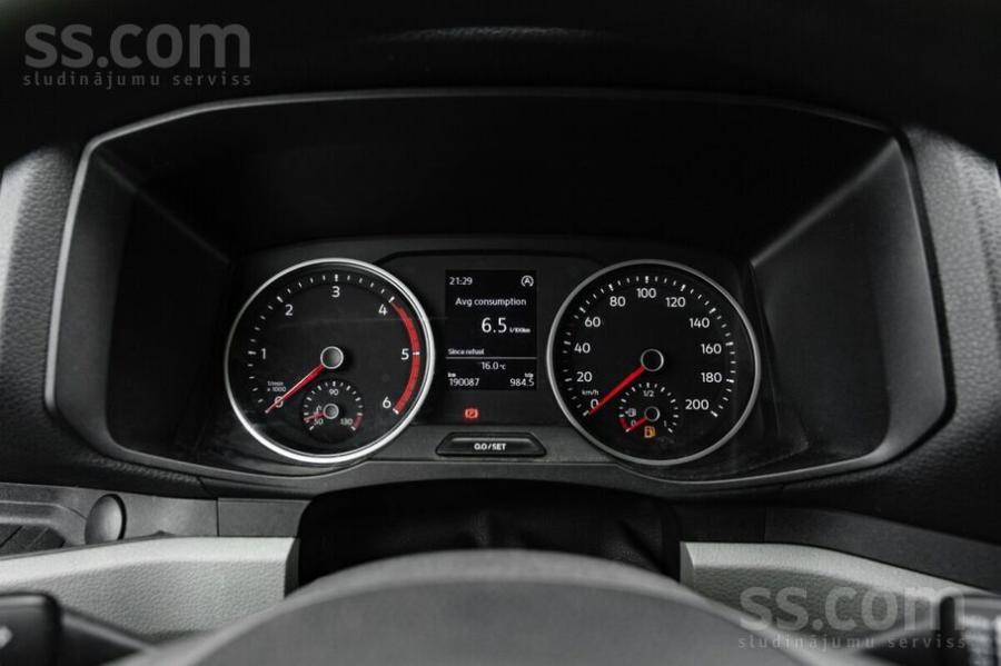 White Volkswagen Crafter 2019 in Riga, with an engine capacity of 2.00 L and mileage of 189 thousand km for 12900 €, photo 11 on AUTOMOTO.COM.LV