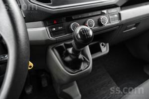 White Volkswagen Crafter 2019 in Riga, with an engine capacity of 2.00 L and mileage of 189 thousand km for 12900 €, photo 13 on AUTOMOTO.COM.LV