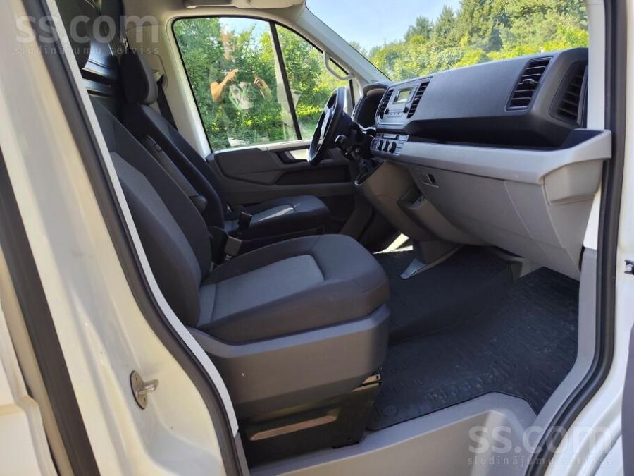 White Volkswagen Crafter 2019 in Riga, with an engine capacity of 2.00 L and mileage of 247 thousand km for 16100 €, photo 9 on AUTOMOTO.COM.LV