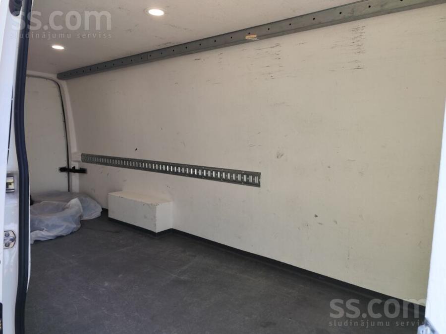 White Volkswagen Crafter 2019 in Riga, with an engine capacity of 2.00 L and mileage of 247 thousand km for 16100 €, photo 14 on AUTOMOTO.COM.LV