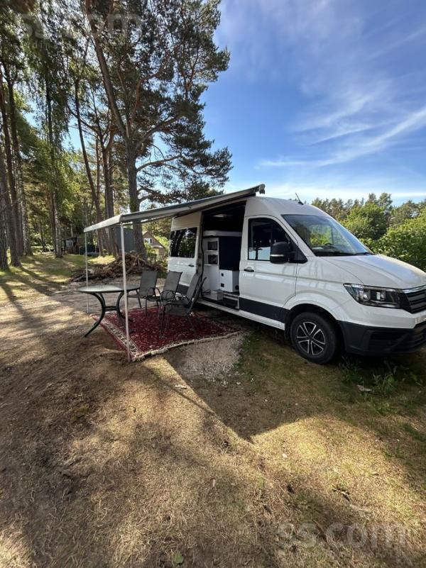White Volkswagen Crafter 2019 in Riga, with an engine capacity of 1.90 L and mileage of 195 thousand km for 33500 €, photo 3 on AUTOMOTO.COM.LV
