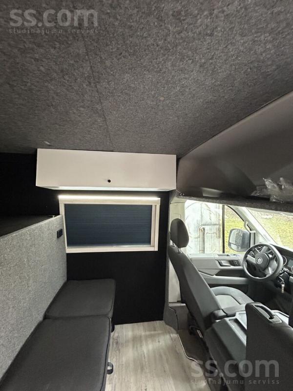White Volkswagen Crafter 2019 in Riga, with an engine capacity of 1.90 L and mileage of 195 thousand km for 33500 €, photo 9 on AUTOMOTO.COM.LV