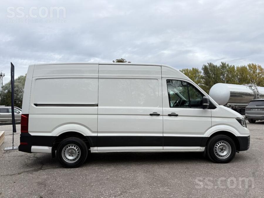White Volkswagen Crafter 2019 in Tallinn, with an engine capacity of 2.00 L and mileage of 346 thousand km for 10999 €, photo 10 on AUTOMOTO.COM.LV