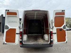 White Volkswagen Crafter 2019 in Tallinn, with an engine capacity of 2.00 L and mileage of 346 thousand km for 10999 €, photo 20 on AUTOMOTO.COM.LV