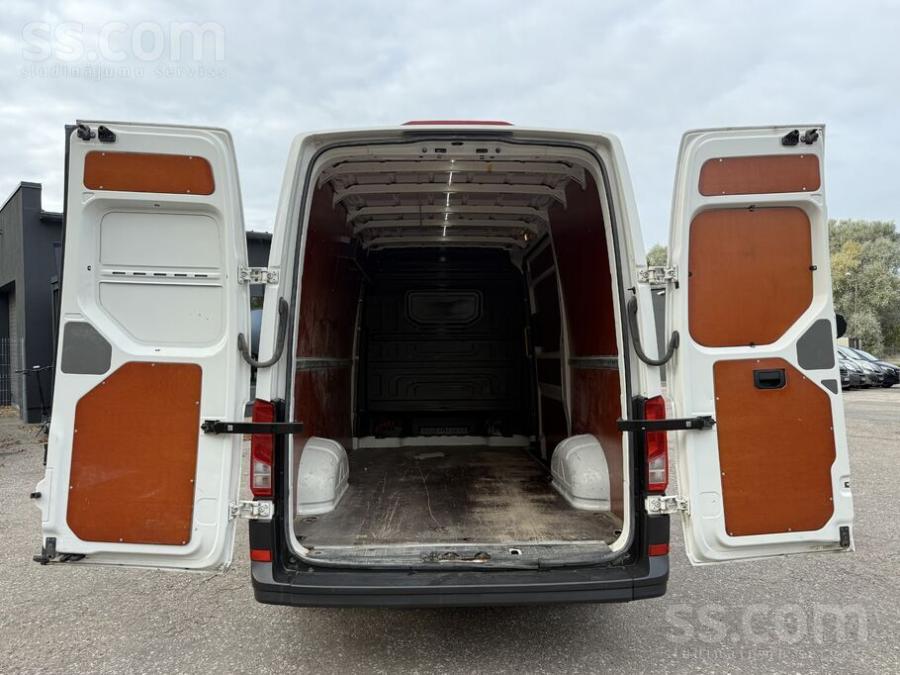 White Volkswagen Crafter 2019 in Tallinn, with an engine capacity of 2.00 L and mileage of 346 thousand km for 10999 €, photo 20 on AUTOMOTO.COM.LV