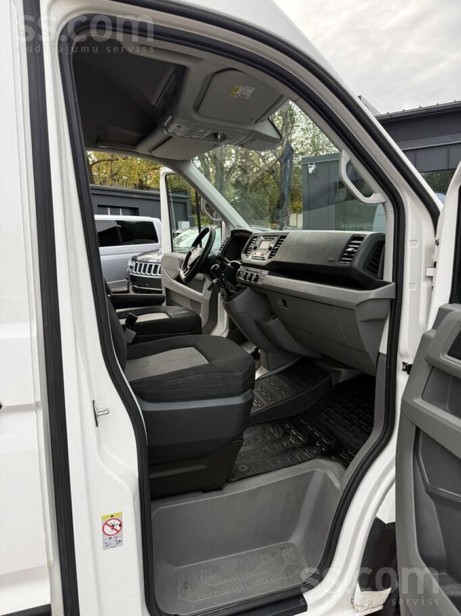 White Volkswagen Crafter 2019 in Tallinn, with an engine capacity of 2.00 L and mileage of 346 thousand km for 10999 €, photo 25 on AUTOMOTO.COM.LV