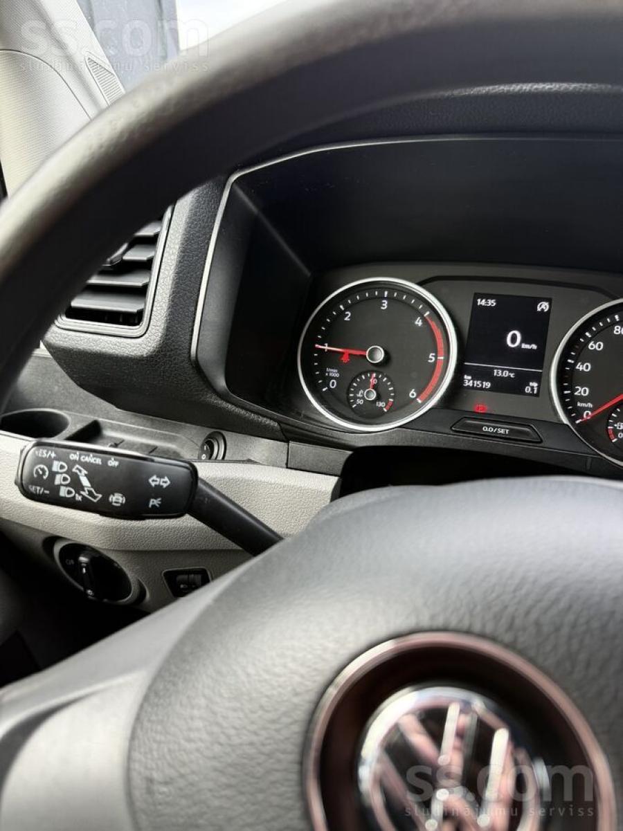 White Volkswagen Crafter 2019 in Tallinn, with an engine capacity of 2.00 L and mileage of 346 thousand km for 10999 €, photo 26 on AUTOMOTO.COM.LV