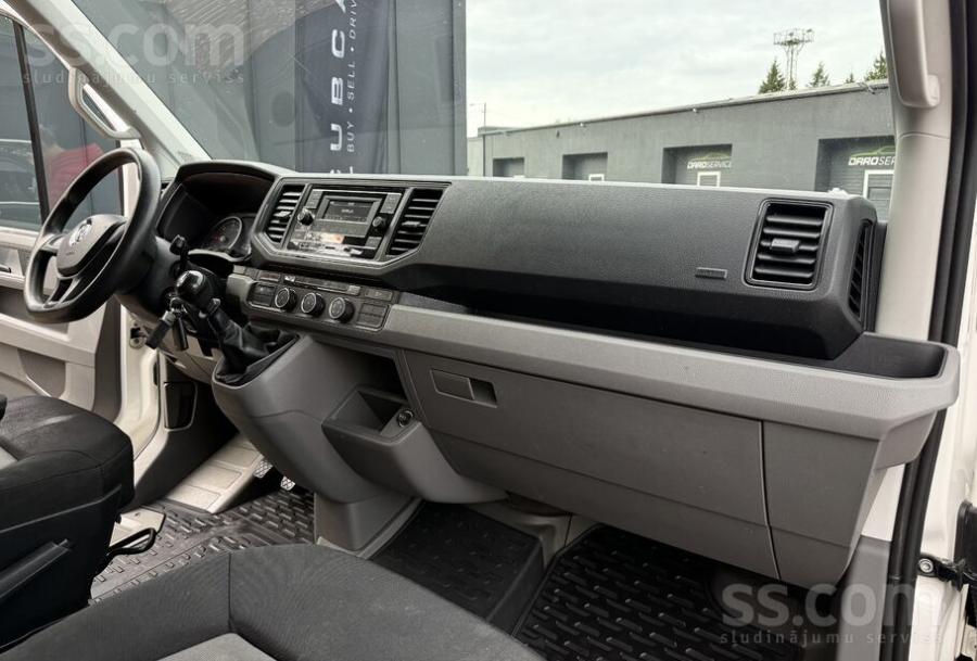 White Volkswagen Crafter 2019 in Tallinn, with an engine capacity of 2.00 L and mileage of 346 thousand km for 10999 €, photo 27 on AUTOMOTO.COM.LV
