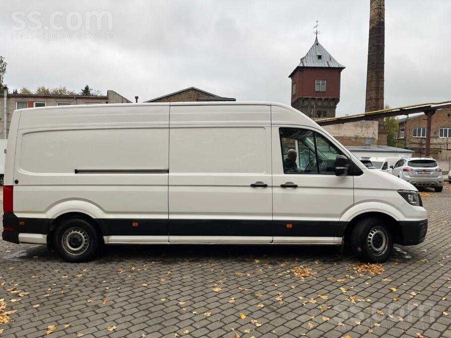 White Volkswagen Crafter 2019 in Riga, with an engine capacity of 2.00 L and mileage of 405 thousand km for 9450 €, photo 1 on AUTOMOTO.COM.LV