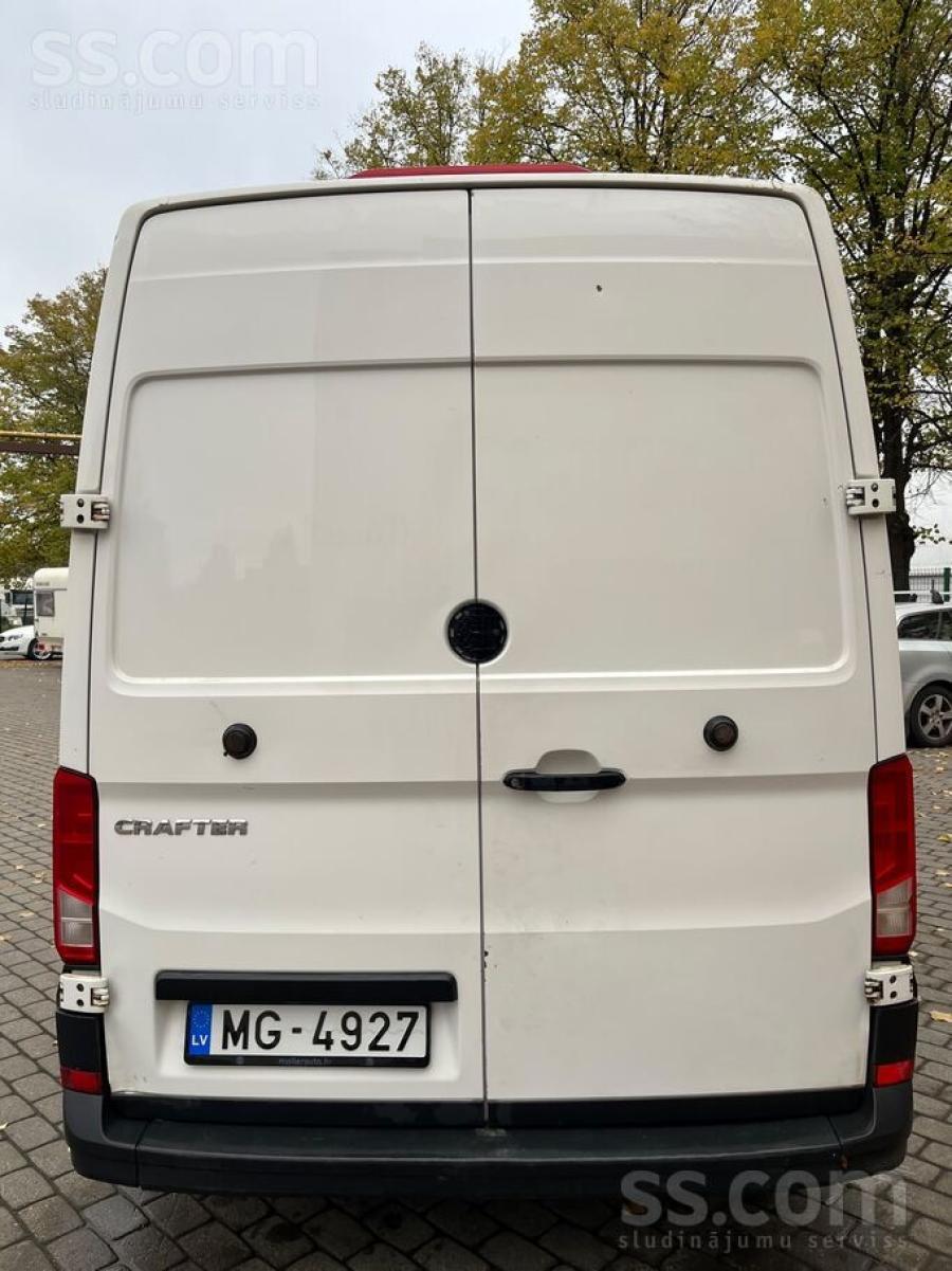 White Volkswagen Crafter 2019 in Riga, with an engine capacity of 2.00 L and mileage of 405 thousand km for 9450 €, photo 4 on AUTOMOTO.COM.LV