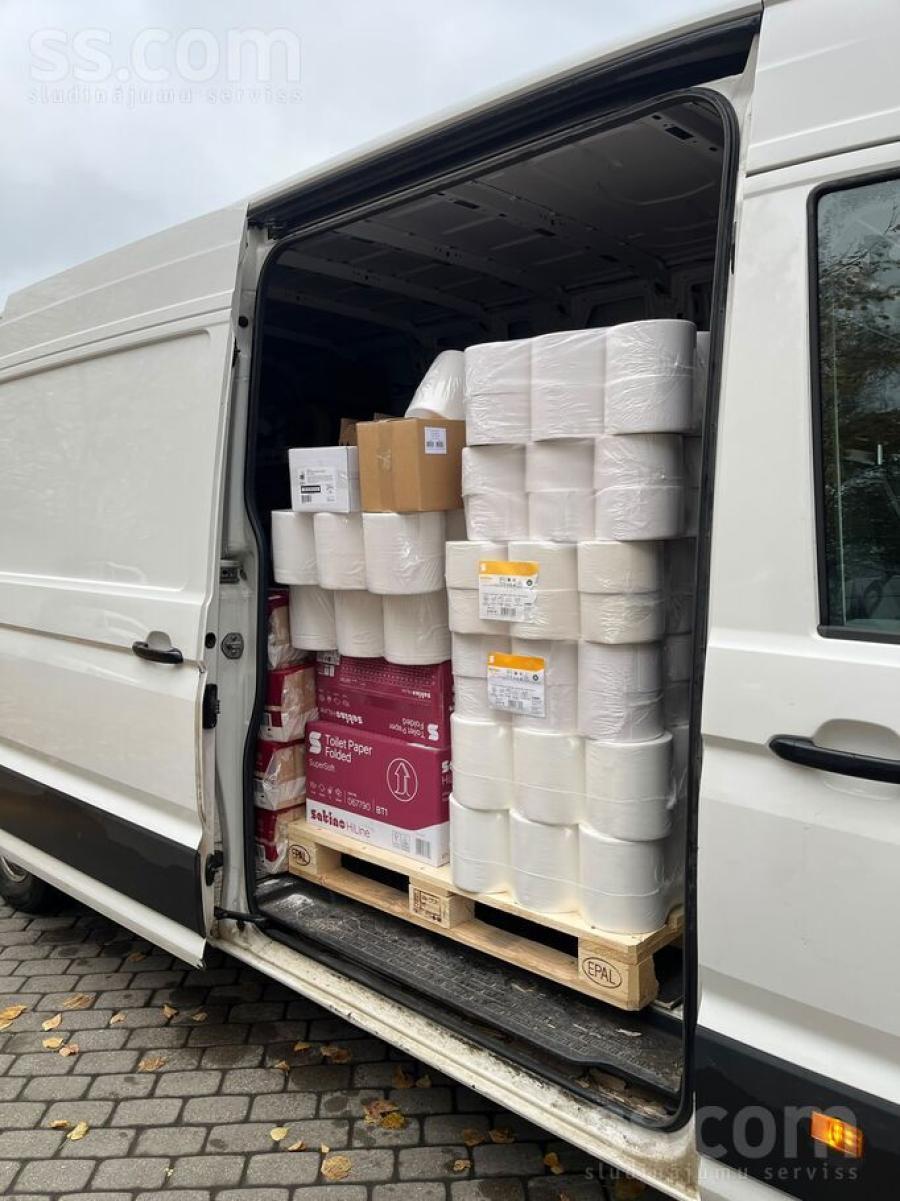 White Volkswagen Crafter 2019 in Riga, with an engine capacity of 2.00 L and mileage of 405 thousand km for 9450 €, photo 8 on AUTOMOTO.COM.LV