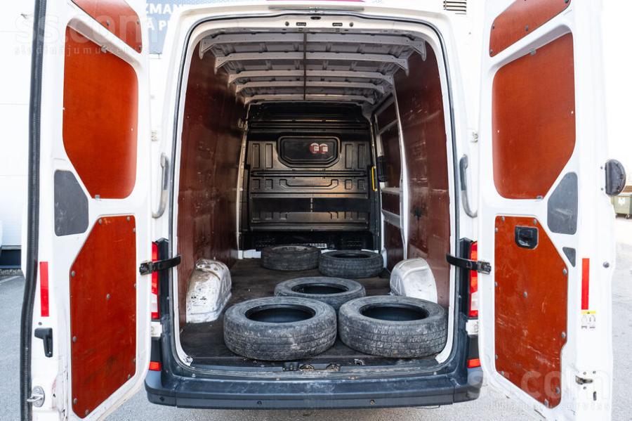 White Volkswagen Crafter 2020 in Riga, with an engine capacity of 2.00 L and mileage of 146 thousand km for 17850 €, photo 13 on AUTOMOTO.COM.LV