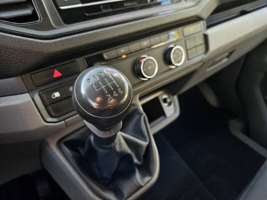 Balts Volkswagen Crafter 2020 Jēkabpils, ar dzinēja tilpumu 2.00 L un nobraukumu 229 tūkst. km par 17990 €, foto 22 vietnē AUTOMOTO.COM.LV