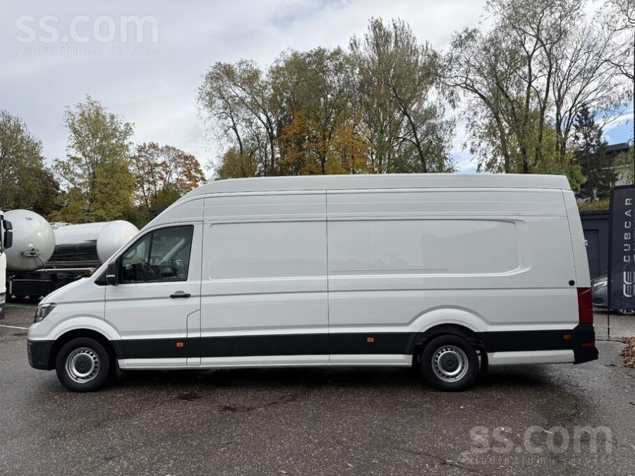 White Volkswagen Crafter 2020 in Tallinn, with an engine capacity of 2.00 L and mileage of 483 thousand km for 13999 €, photo 5 on AUTOMOTO.COM.LV