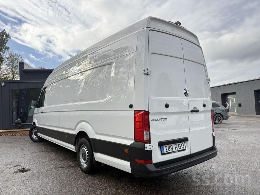 White Volkswagen Crafter 2020 in Tallinn, with an engine capacity of 2.00 L and mileage of 483 thousand km for 13999 €, photo 18 on AUTOMOTO.COM.LV