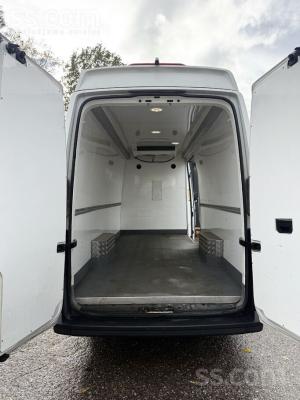 White Volkswagen Crafter 2020 in Tallinn, with an engine capacity of 2.00 L and mileage of 483 thousand km for 13999 €, photo 19 on AUTOMOTO.COM.LV