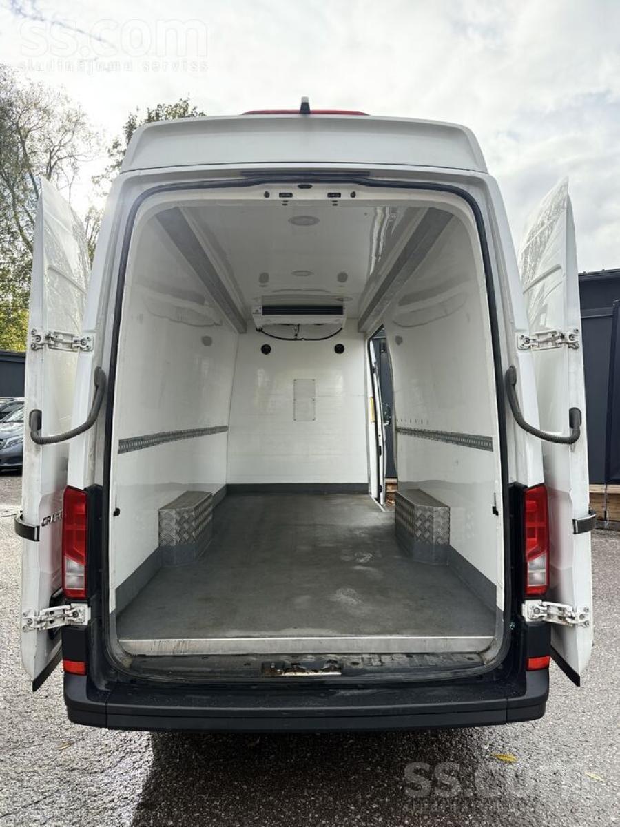White Volkswagen Crafter 2020 in Tallinn, with an engine capacity of 2.00 L and mileage of 483 thousand km for 13999 €, photo 20 on AUTOMOTO.COM.LV
