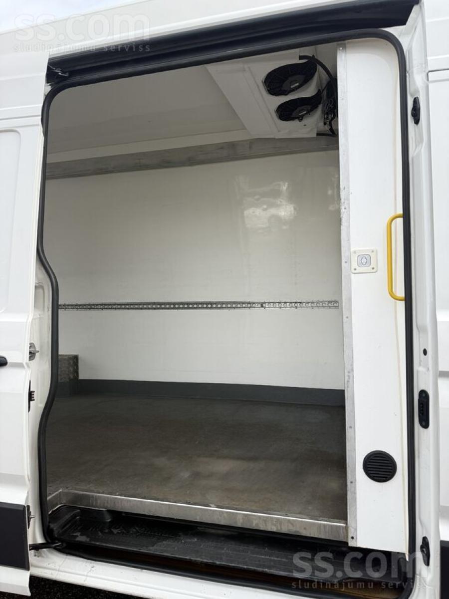 White Volkswagen Crafter 2020 in Tallinn, with an engine capacity of 2.00 L and mileage of 483 thousand km for 13999 €, photo 21 on AUTOMOTO.COM.LV