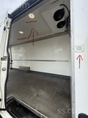 White Volkswagen Crafter 2020 in Tallinn, with an engine capacity of 2.00 L and mileage of 483 thousand km for 13999 €, photo 22 on AUTOMOTO.COM.LV