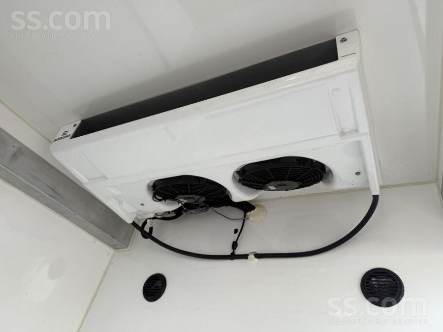 White Volkswagen Crafter 2020 in Tallinn, with an engine capacity of 2.00 L and mileage of 483 thousand km for 13999 €, photo 23 on AUTOMOTO.COM.LV