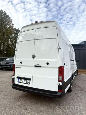 White Volkswagen Crafter 2020 in Tallinn, with an engine capacity of 2.00 L and mileage of 454 thousand km for 14500 €, photo 14 on AUTOMOTO.COM.LV