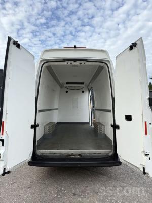 White Volkswagen Crafter 2020 in Tallinn, with an engine capacity of 2.00 L and mileage of 454 thousand km for 14500 €, photo 17 on AUTOMOTO.COM.LV