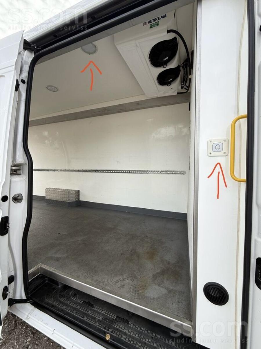 White Volkswagen Crafter 2020 in Tallinn, with an engine capacity of 2.00 L and mileage of 454 thousand km for 14500 €, photo 20 on AUTOMOTO.COM.LV