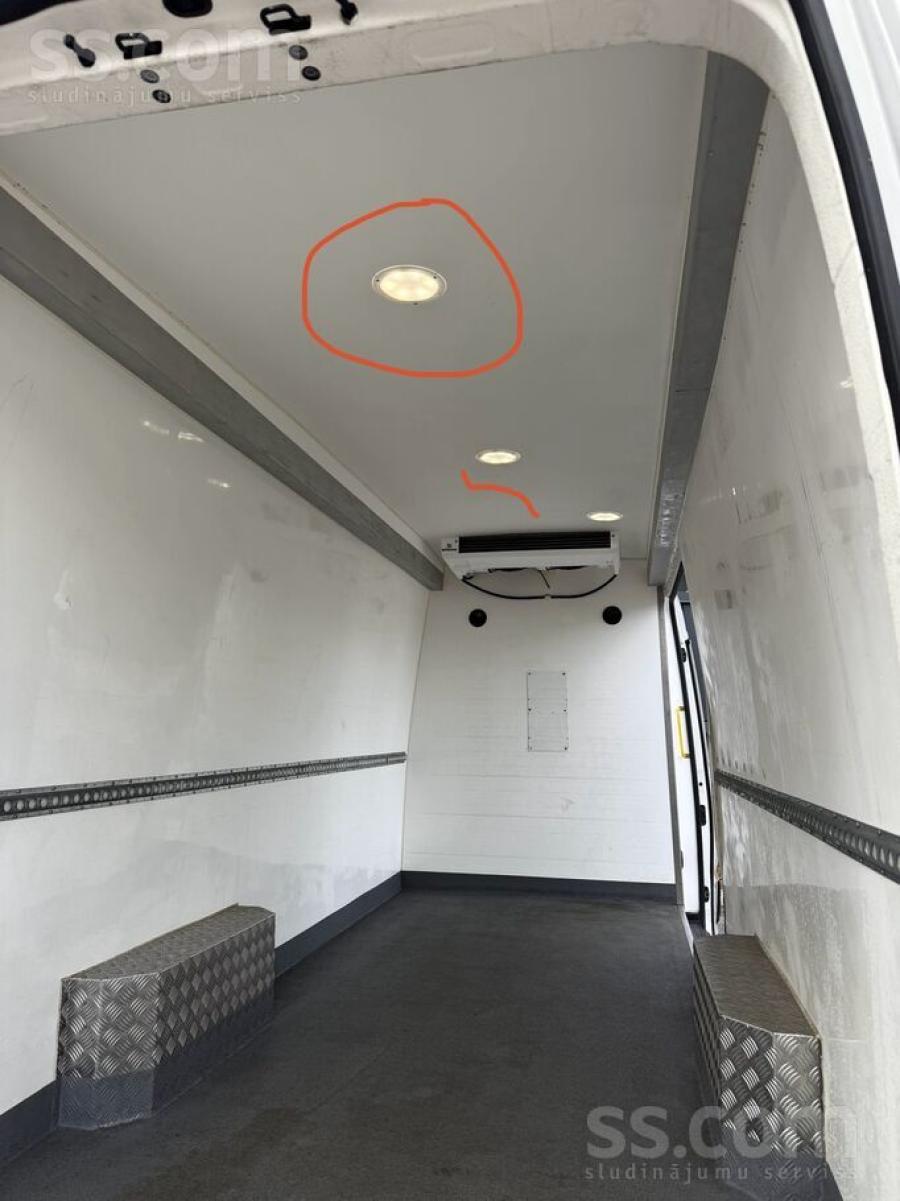 White Volkswagen Crafter 2020 in Tallinn, with an engine capacity of 2.00 L and mileage of 454 thousand km for 14500 €, photo 22 on AUTOMOTO.COM.LV