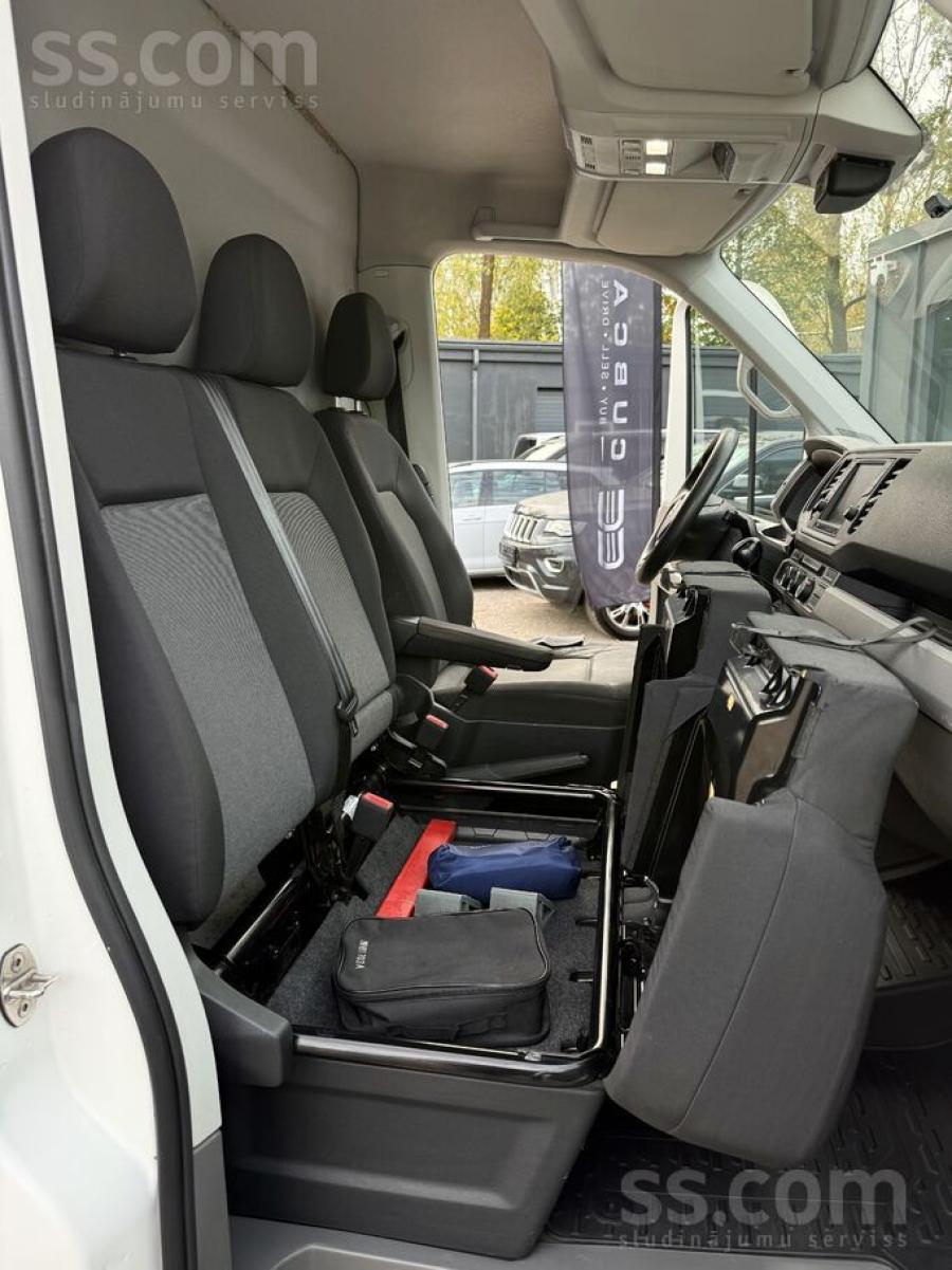 White Volkswagen Crafter 2020 in Tallinn, with an engine capacity of 2.00 L and mileage of 454 thousand km for 14500 €, photo 25 on AUTOMOTO.COM.LV