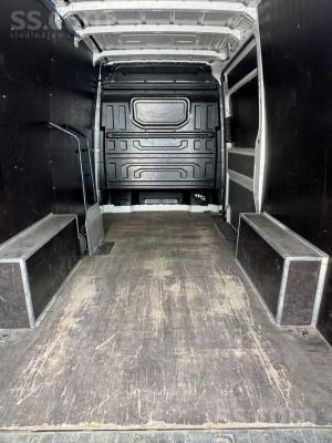 White Volkswagen Crafter 2021 in Riga, with an engine capacity of 2.00 L and mileage of 254 thousand km for 16000 €, photo 4 on AUTOMOTO.COM.LV