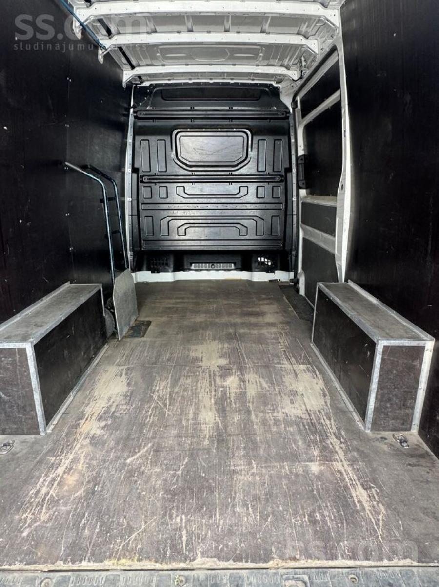 White Volkswagen Crafter 2021 in Riga, with an engine capacity of 2.00 L and mileage of 254 thousand km for 16000 €, photo 4 on AUTOMOTO.COM.LV