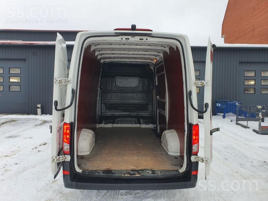 White Volkswagen Crafter 2021 in Jelgava, with an engine capacity of 2.00 L and mileage of 124 thousand km for 16000 €, photo 8 on AUTOMOTO.COM.LV