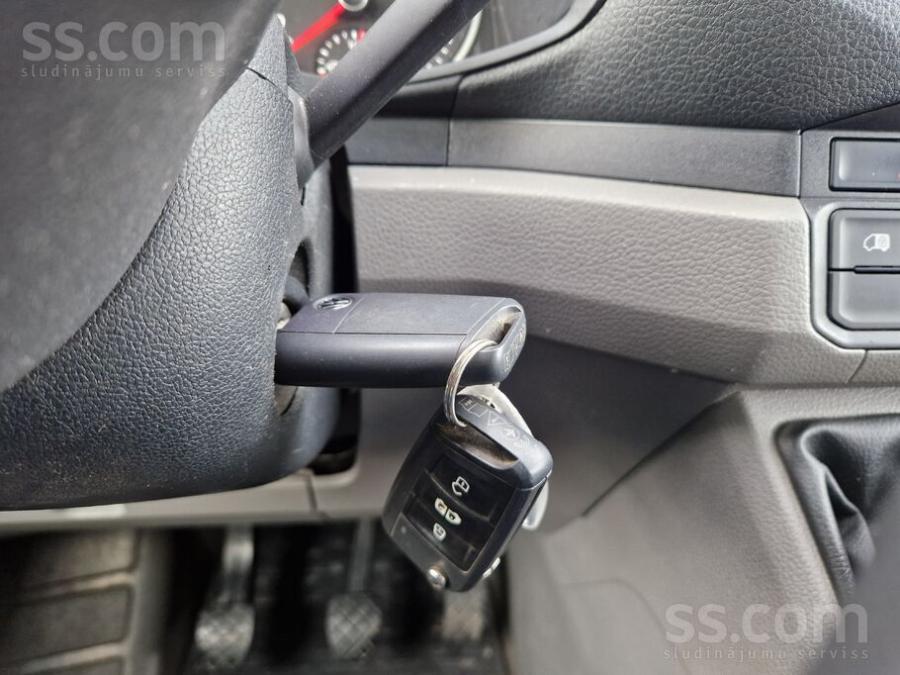 Balts Volkswagen Crafter 2021 Jelgava, ar dzinēja tilpumu 2.00 L un nobraukumu 112 tūkst. km par 16500 €, foto 14 vietnē AUTOMOTO.COM.LV
